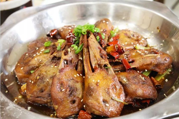 吃U美食探店分享火爆大连20年的老牌川菜店巴蜀人家 美味