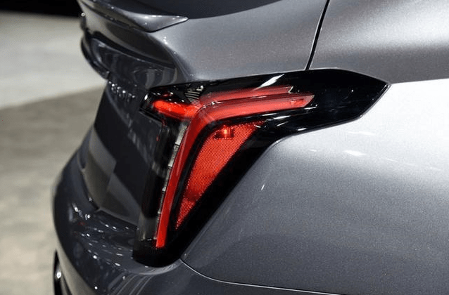 凯迪拉克再添“战将”，2.0t配10at，爆出241马力破百7.3秒_搜狐汽车_搜狐网