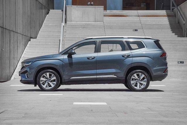 吉利又成功了，大7座+4835mm车长，空间不输汉兰达，仅10.36万起_搜狐汽车_搜狐网