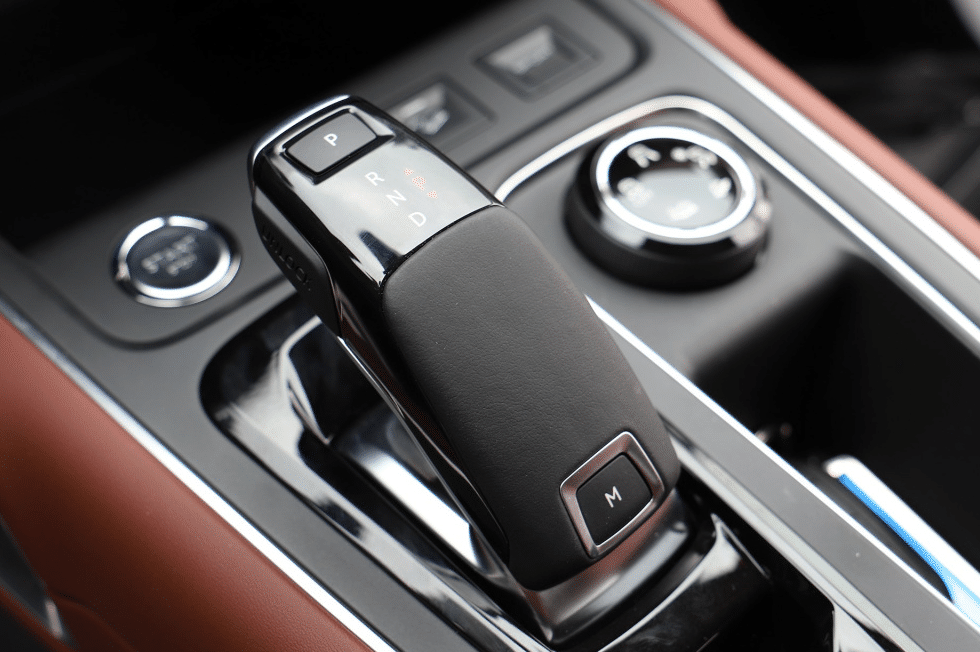 这车比哈弗H6出彩, 搭1.8T+8AT, 配可变悬架+真皮座椅, 却无人欣赏_搜狐汽车_搜狐网