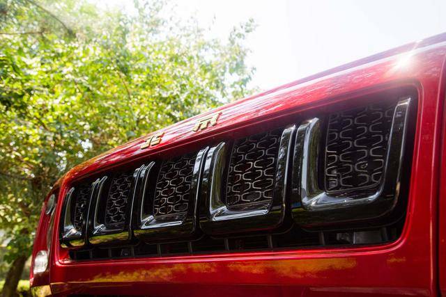 填自主大排量越野车空白，2020款BJ80增搭3.0T+8AT，售29.8万起_车型