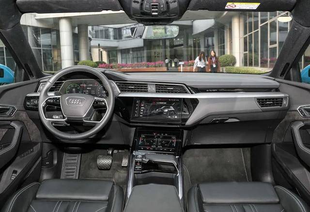 BBA“电动战”开启！iX3/e-tron/EQC战力如何？_搜狐汽车_搜狐网