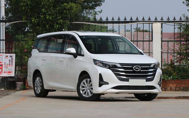 能压制宋MAX、传祺M6的MPV，顶配12万的RM5真值吗？_宝骏