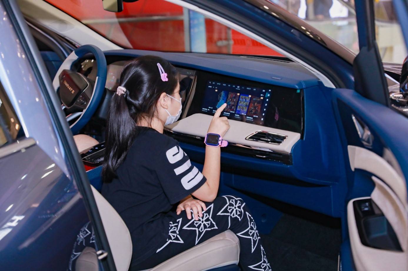 天际ME7广州首家智选空间实车到店，开启全新智能出行_搜狐汽车_搜狐网