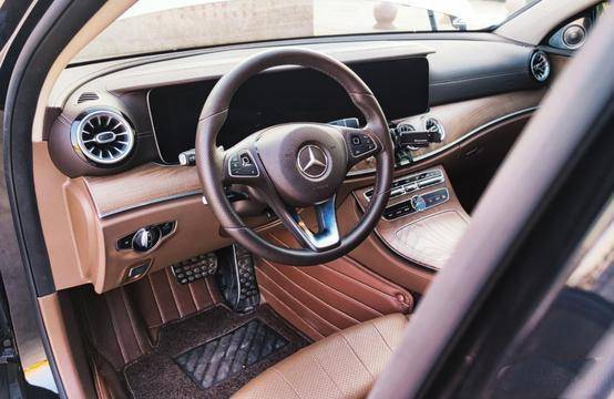 奔驰E200L改装迈巴赫，这气质立马就出来了！_搜狐汽车_搜狐网