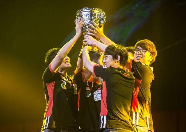 LOL：imp加入JDG与老教练并肩再战，前S赛冠军能否王者归来？_Homme