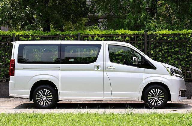 最有诚意的新款丰田MPV，2.8T动力+6AT，造型比埃尔法还大气_搜狐汽车_搜狐网