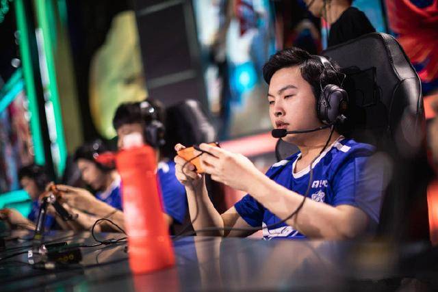 王者荣耀：重返巅峰尚早！eStar2-1拿下TS，一洗前耻！运气而已_诺言