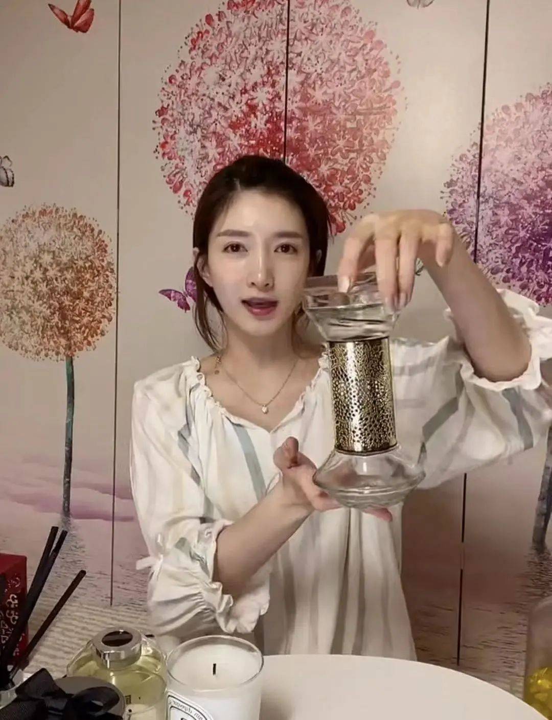 女明星私香大起底,见过4300ml的香薰吗!-搜狐大视野-搜狐新闻