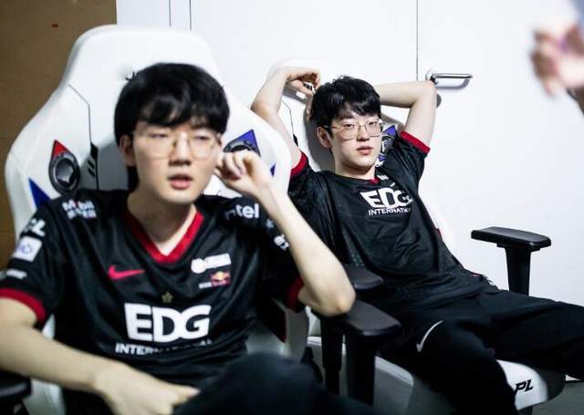 S12各战队积分更新，EDG分数太低，进入世界赛仅剩理论可能-搜狐大视野-搜狐新闻
