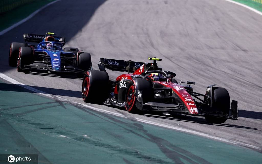 2023F1圣保罗大奖赛：中国车手周冠宇未能完成比赛-搜狐大视野-搜狐新闻