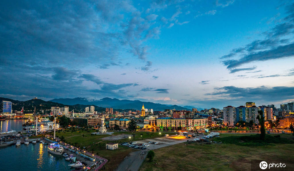 格鲁吉亚游记 “黑海明珠”巴统风光秀丽-搜狐大视野-搜狐新闻