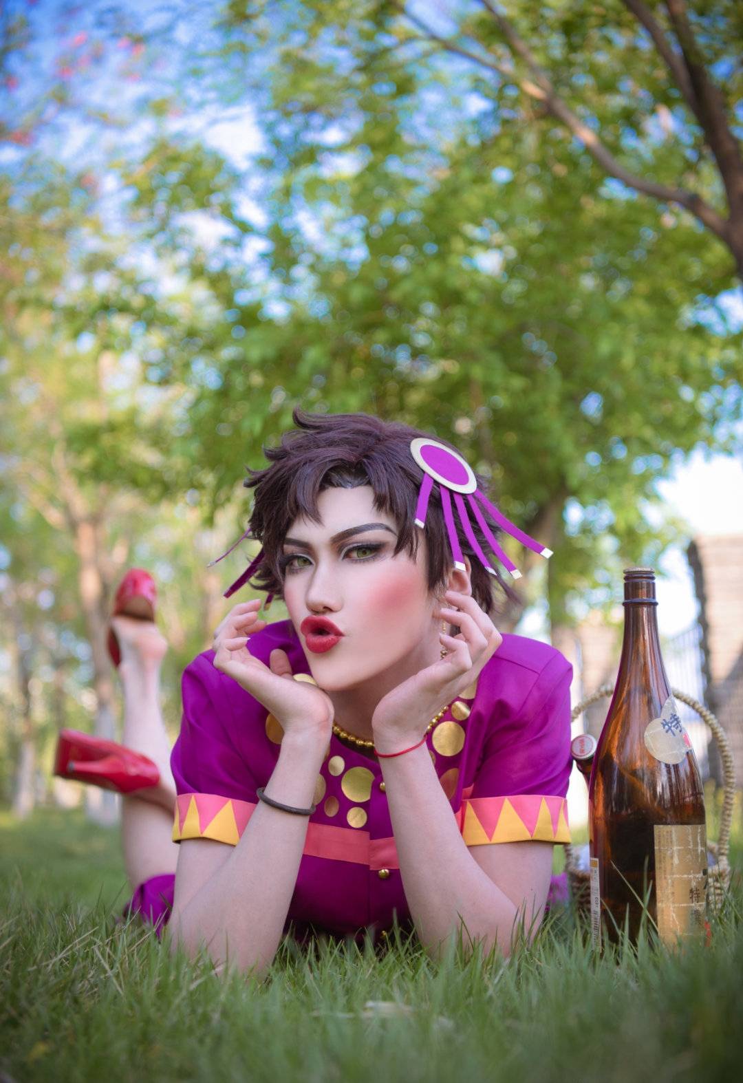 JOJO的奇妙冒险cos， 乔瑟夫打翻品如的衣柜-搜狐大视野-搜狐新闻