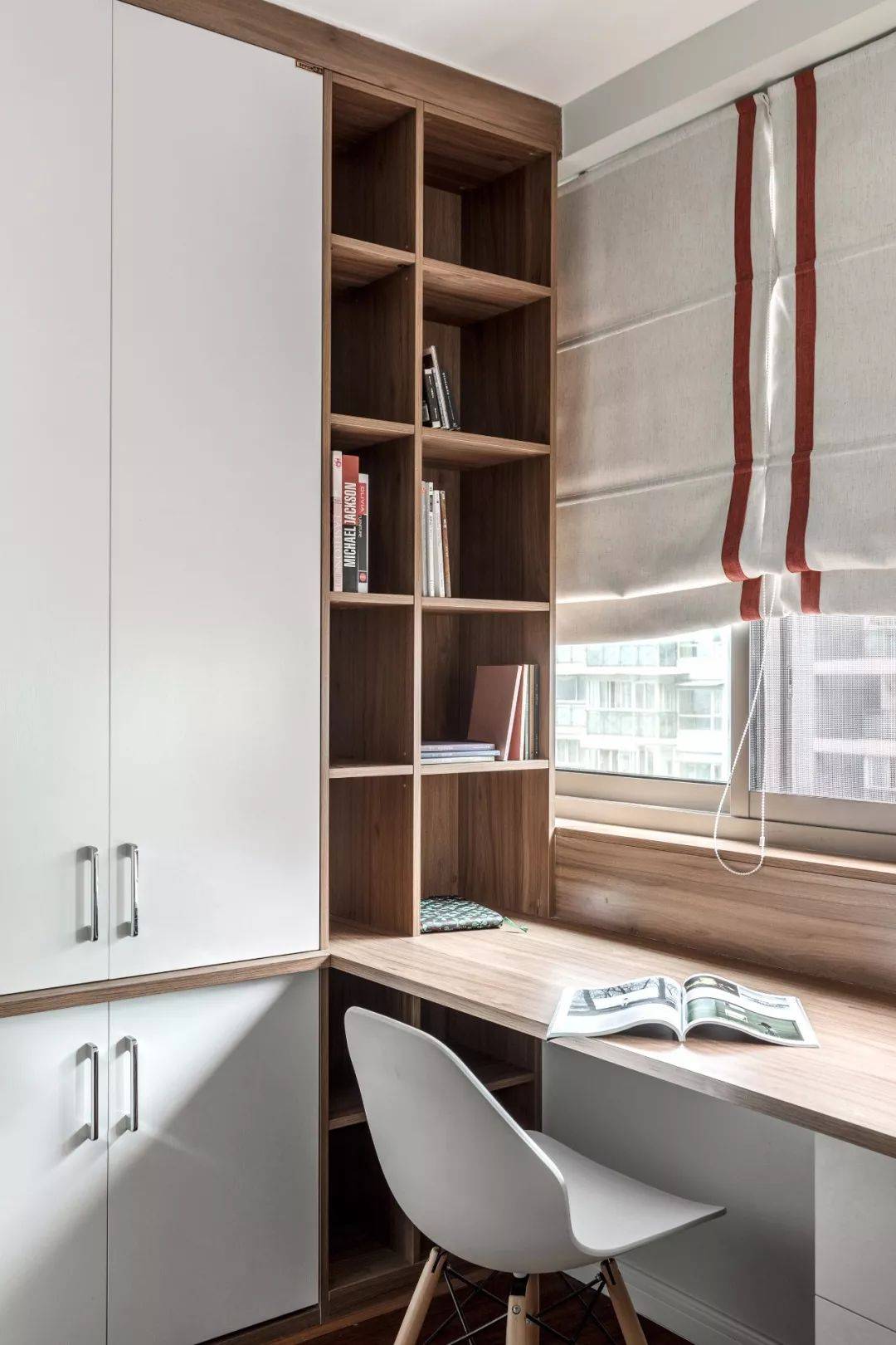 原来书桌柜还能这样设计，美观又省空间，比独立书房还好用！_抽屉