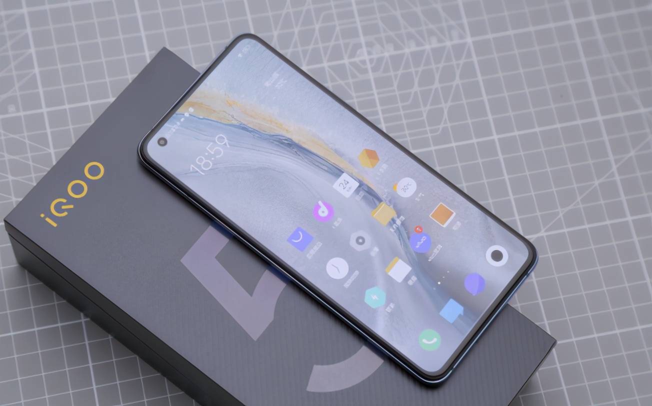 今年最适合入手的三款iQOO机型，看完不后悔_Neo