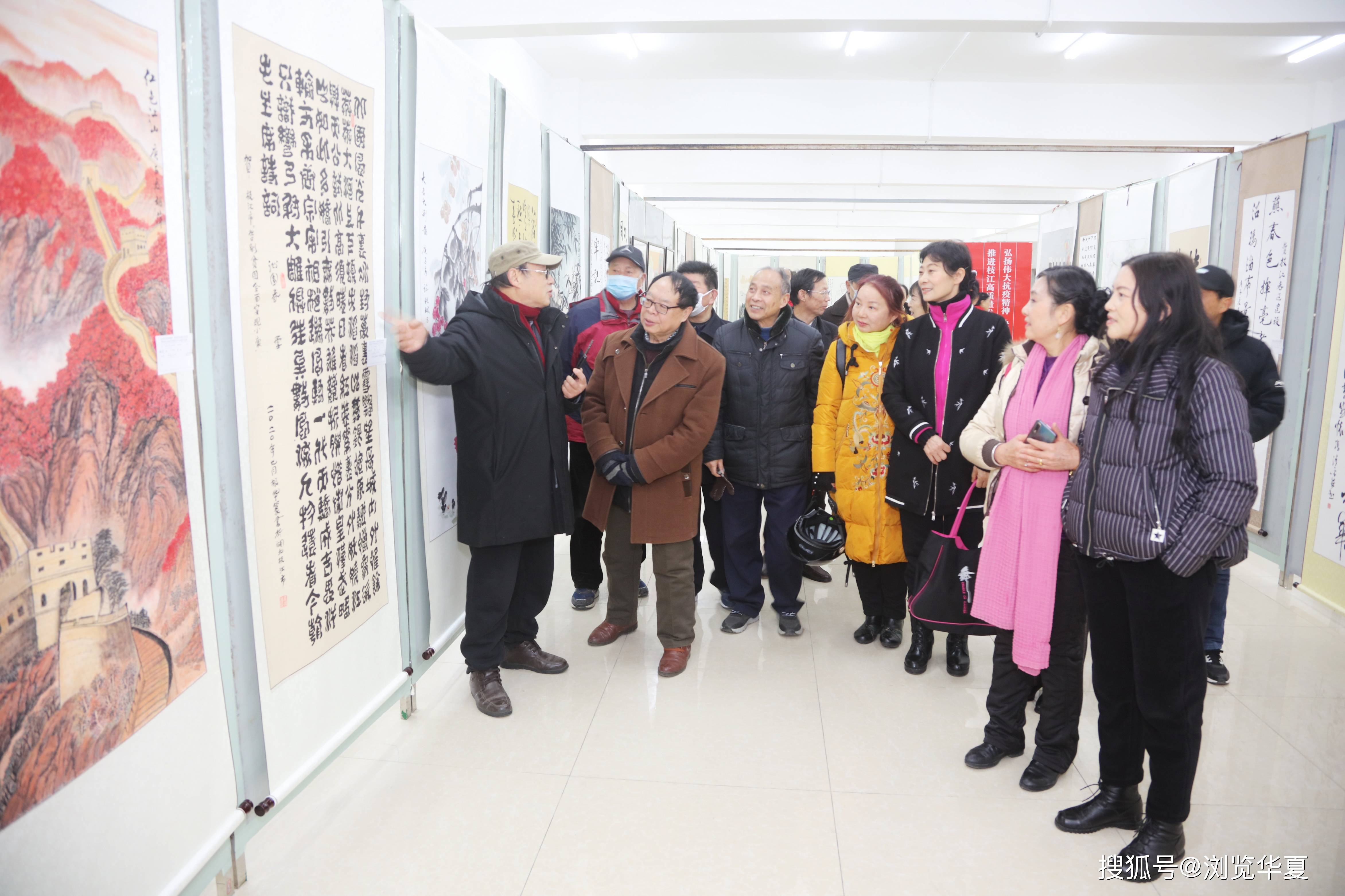 湖北枝江：红色书画展览宣传进社区-搜狐大视野-搜狐新闻