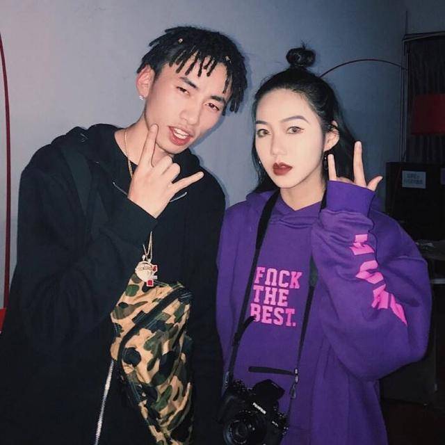 马思唯新恋情曝光，女方为网红，甜蜜合照亲吻引注目_说唱