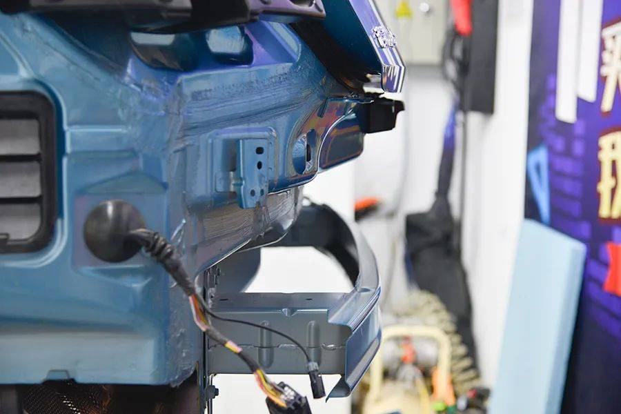 吉利星瑞防撞梁拆解，看看是不是沃尔沃领克_搜狐汽车_搜狐网