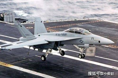 F-18大黄蜂战斗机_舰载机