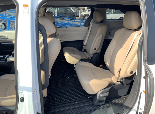 别买GL8了！新款丰田塞纳国内到港，外观更霸气，2.5L混动+四驱_搜狐汽车_搜狐网