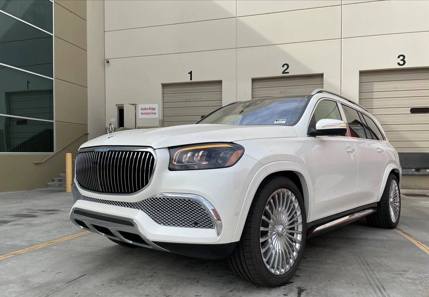 3.0T+四座+9AT，气场不输宝马X7，新款迈巴赫版GLS真霸气_搜狐汽车_搜狐网