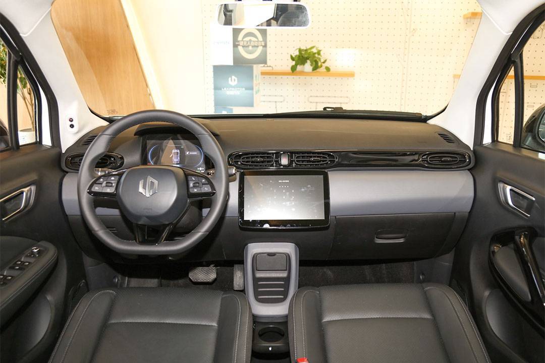 2021款零跑T03 400轻享版售5.98万，换磷酸铁电池_搜狐汽车_搜狐网