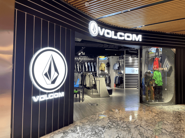 VOLCOM携百位雪友嗨翻春雪，开启国内市场积极布局_品牌