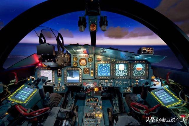 盘点全球四大战斗轰炸机，歼-16有哪些优势？_歼击轰炸机