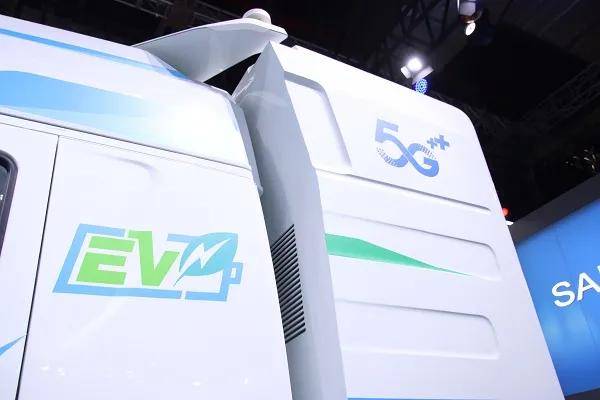 5G+L4 红岩杰狮H6智能纯电重卡硬核亮相上海车展 | 卡车之友网_搜狐汽车_搜狐网