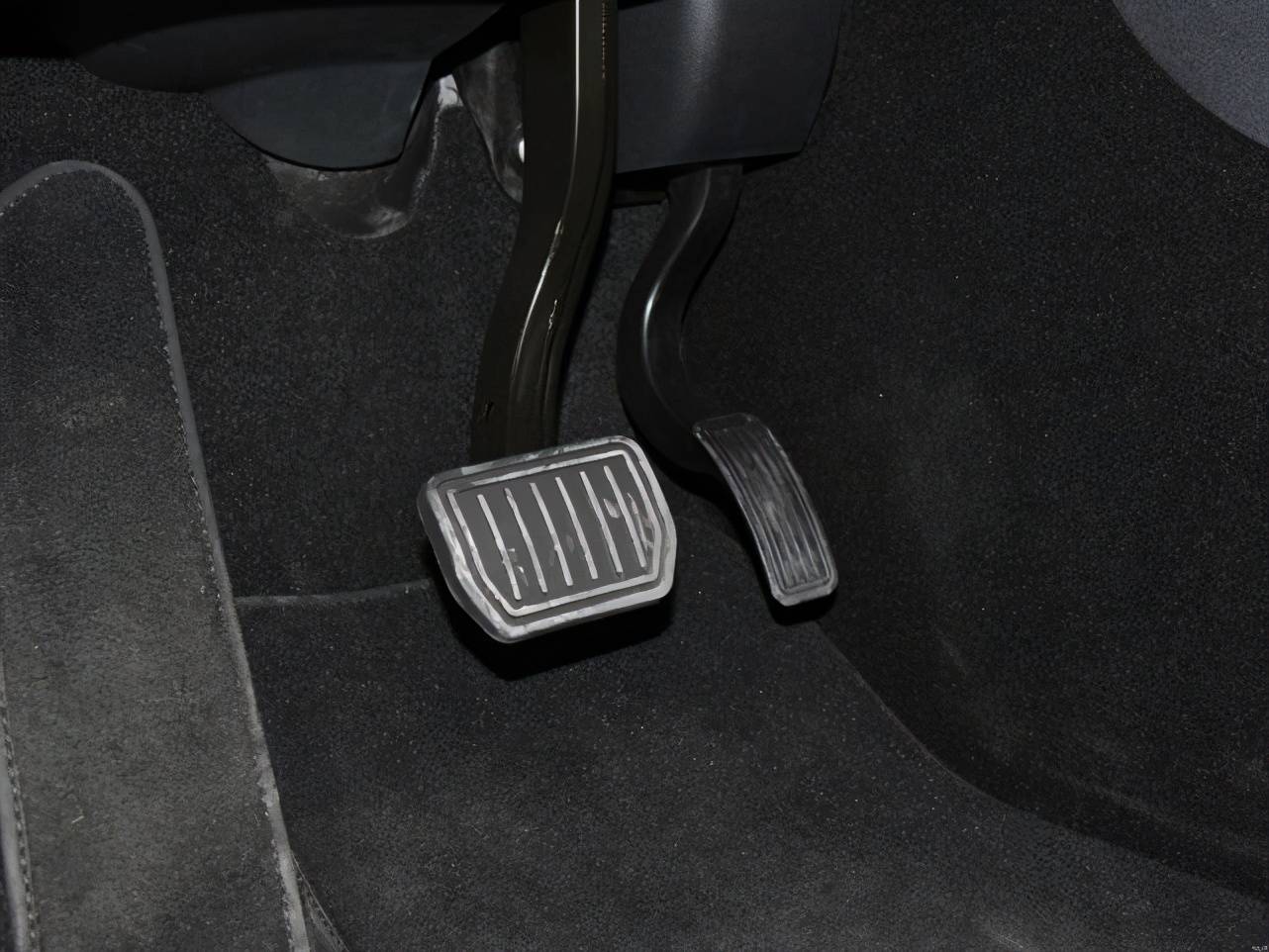 不吹不黑，聊聊我开过的特斯拉，到底刹车怎么样？_搜狐汽车_搜狐网