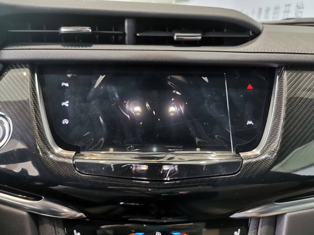 凯迪拉克XT6实拍简评，48V驾驶更平顺，六座大空间的中大型SUV_搜狐汽车_搜狐网