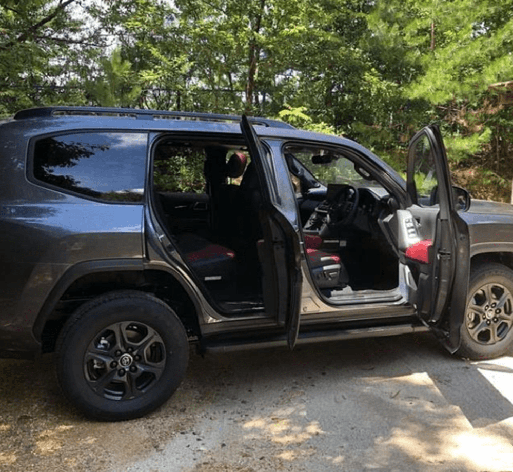 全新丰田陆巡GR SPORT版实拍，搭载3.5T+10AT动力组合，外观更运动_搜狐汽车_搜狐网