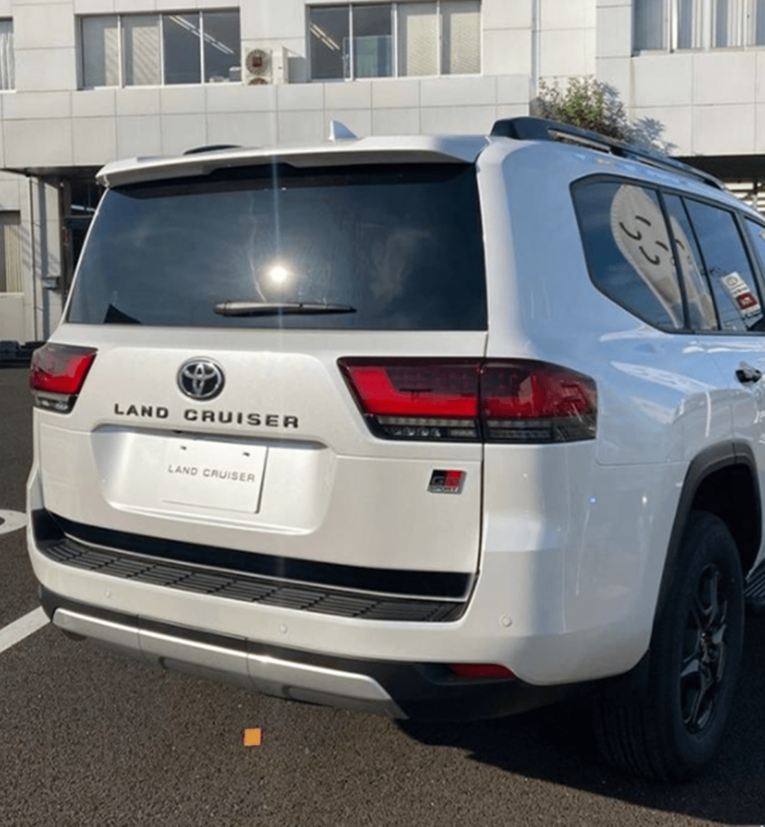 全新丰田陆巡GR SPORT版实拍，搭载3.5T+10AT动力组合，外观更运动_搜狐汽车_搜狐网