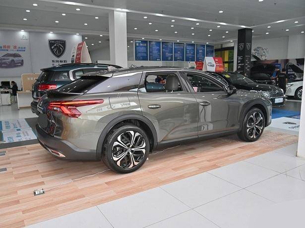 先走心再走量！凡尔赛C5X总算到店，全系爱信8AT，预售仅14.37万_搜狐汽车_搜狐网