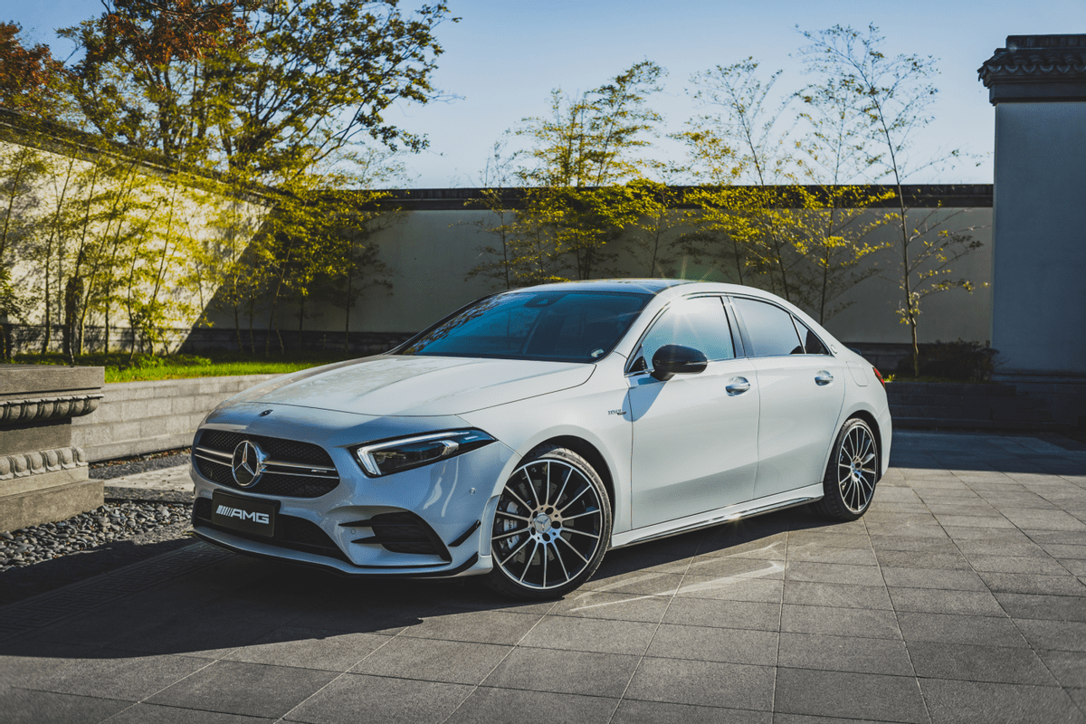 踢出群聊的AMG，奔驰A35L AMG炽夜版够格吗？_搜狐汽车_搜狐网