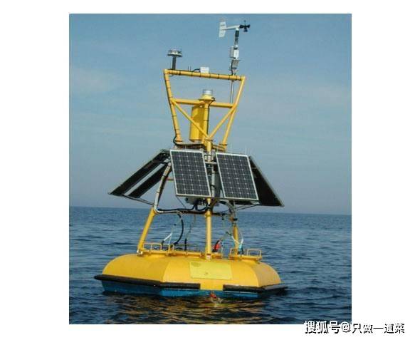 南大洋掀起“怪兽波”，高度接近8层楼高！网友：真想亲眼看看_波浪