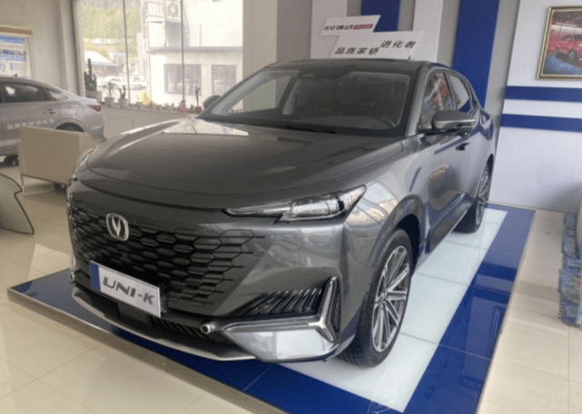 2022款奔腾T99硬派出道，热度正高的TA也得避其锋芒 国产旗舰SUV哪家强？_搜狐汽车_搜狐网