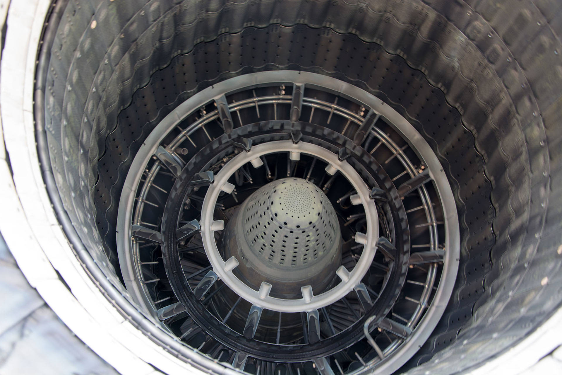 AL31F涡扇发动机，为追求性能而持续减重，但却呈现短命恶果！_苏联