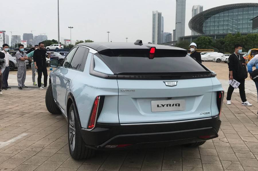 国产凯迪拉克LYRIQ开启预售！尺寸定位中大型，43.97万起_搜狐汽车_搜狐网