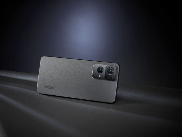 硬朗线条下的美感展现，专属于OPPO Reno7 Pro星夜黑的 独自Solo_镜头_手机_设计的