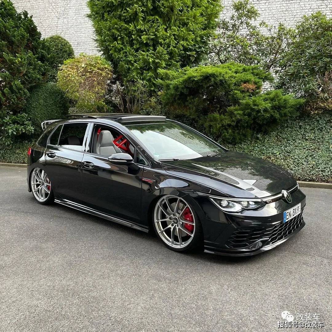 用一身竞技改件来玩姿态的8代高尔夫GTI，这操作你们看得懂吗？_搜狐汽车_搜狐网