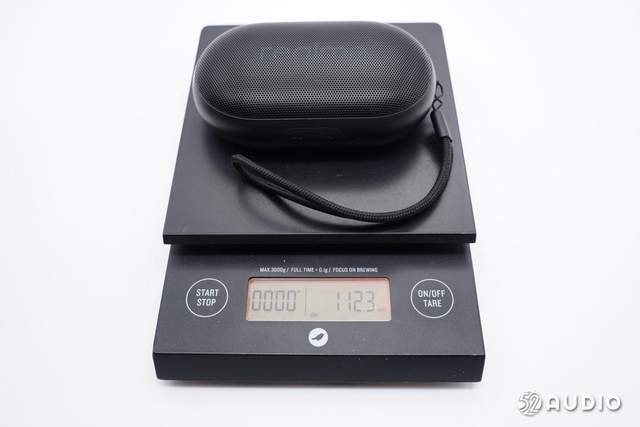 realme Pocket蓝牙音箱拆解报告，采用炬芯ATS2819蓝牙音频SoC_特写_电池_Buds