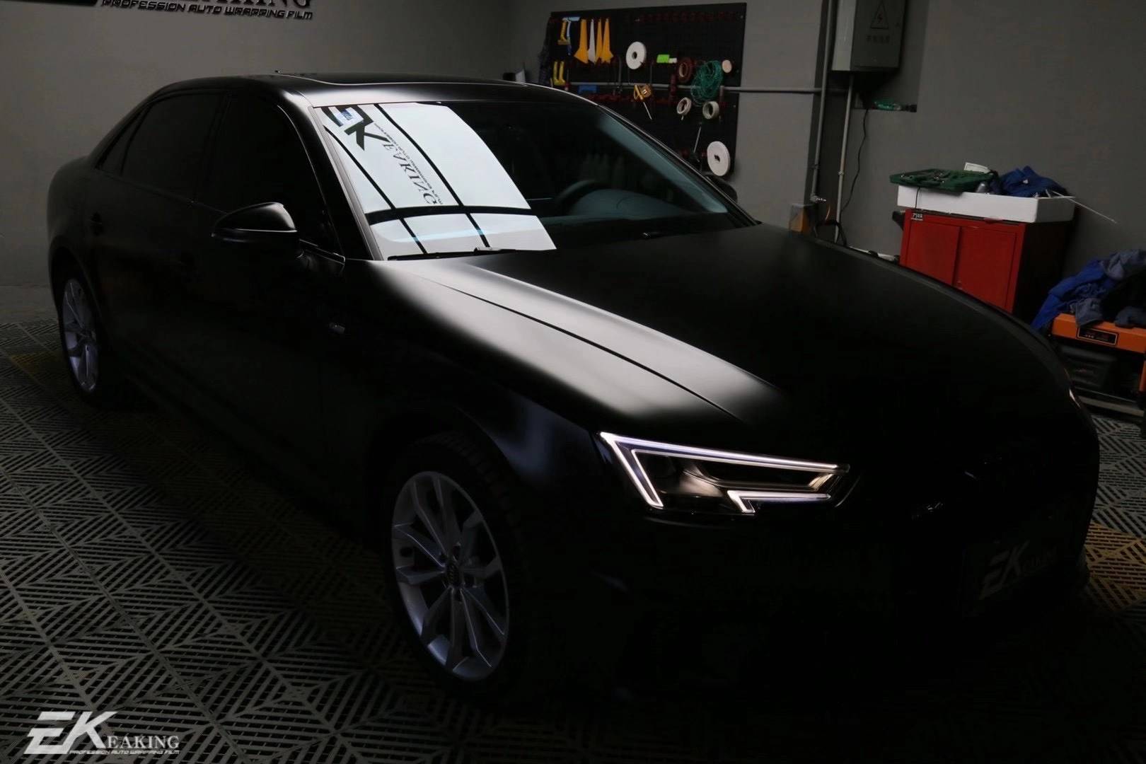 EK改色膜：奥迪A4L改色电光金属黑_搜狐汽车_搜狐网