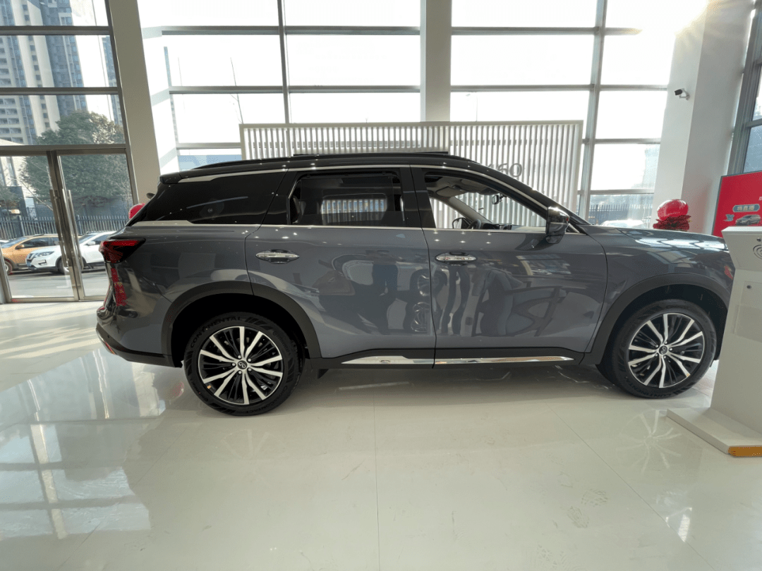 探店全新QX60：比雷克萨斯RX、GV80更好，凭什么只说我贵？_搜狐汽车_搜狐网