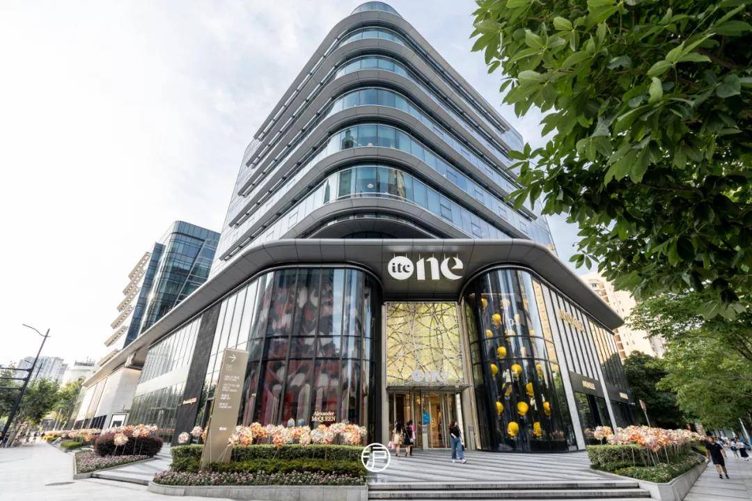 《花园里的巨石群》耀目登陆One ITC_华山_徐汇区_上海市