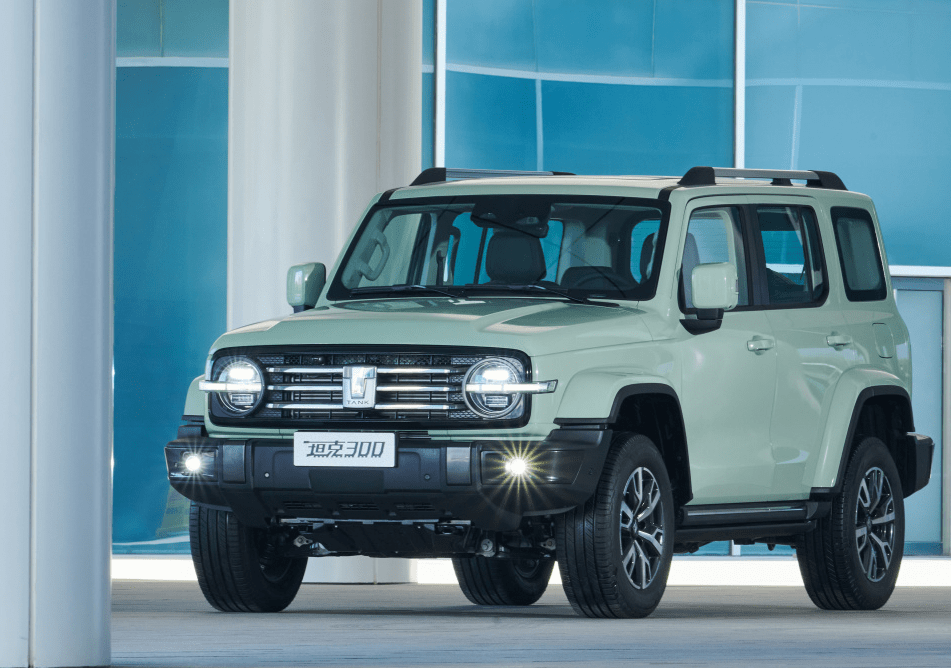 北汽BJ212终迎换代，56年戎马告一段落，新款能挑战坦克300吗？_搜狐汽车_搜狐网