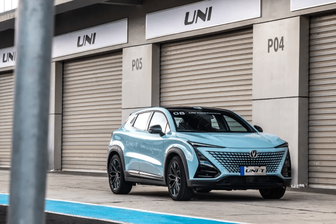我开着2.0T的UNI-T，在厦门赛道拿了个冠军_搜狐汽车_搜狐网
