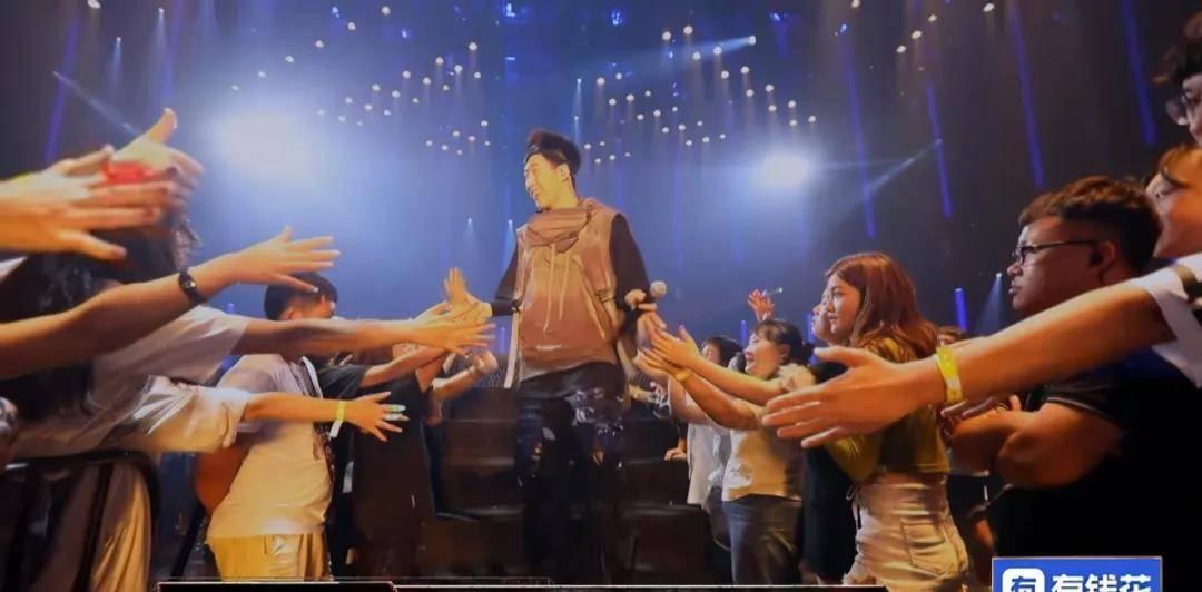 在新专辑预热了两年以后，Capper决定对整个说唱圈实施降维打击_rapper_首歌_少年