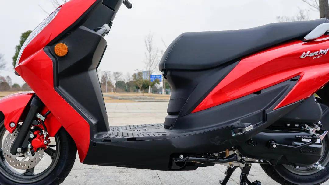 8380元起，UE能否延续UU的辉煌？—轻骑铃木UE125静态测评_搜狐汽车_搜狐网