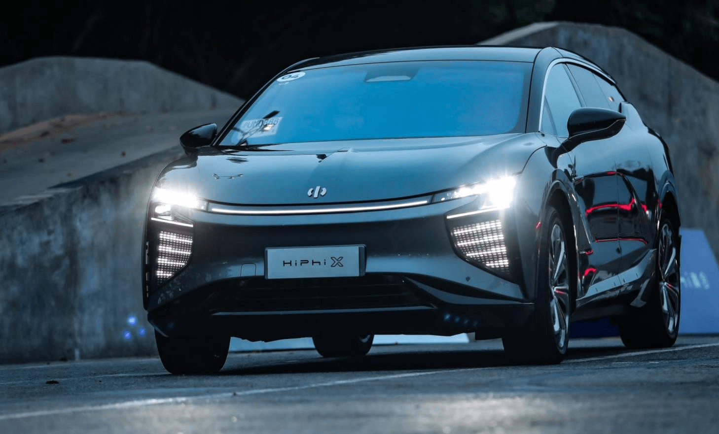 新老势力大PK，高合HiPhi X与宝马iX谁能更胜一筹？_搜狐汽车_搜狐网